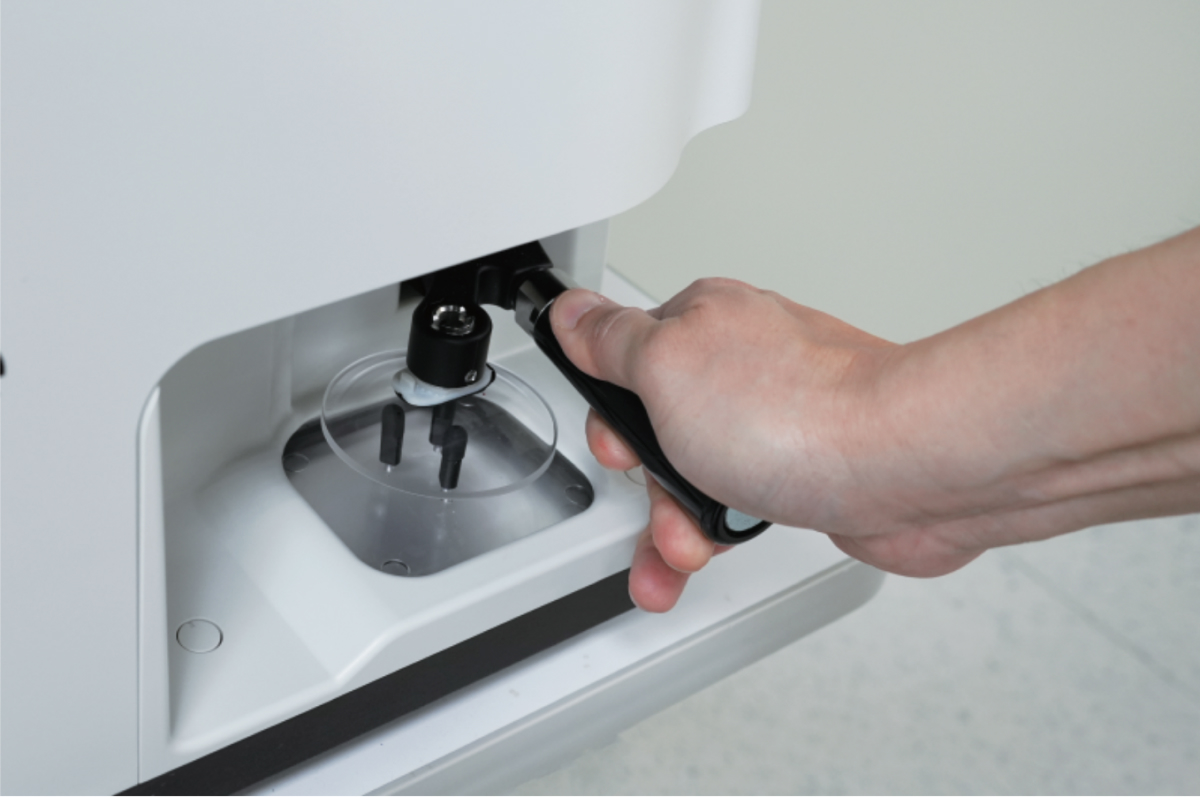 Automatic 3D Tracer and Edger Crystalvue CV-700 - Lenscan Medical Inc.